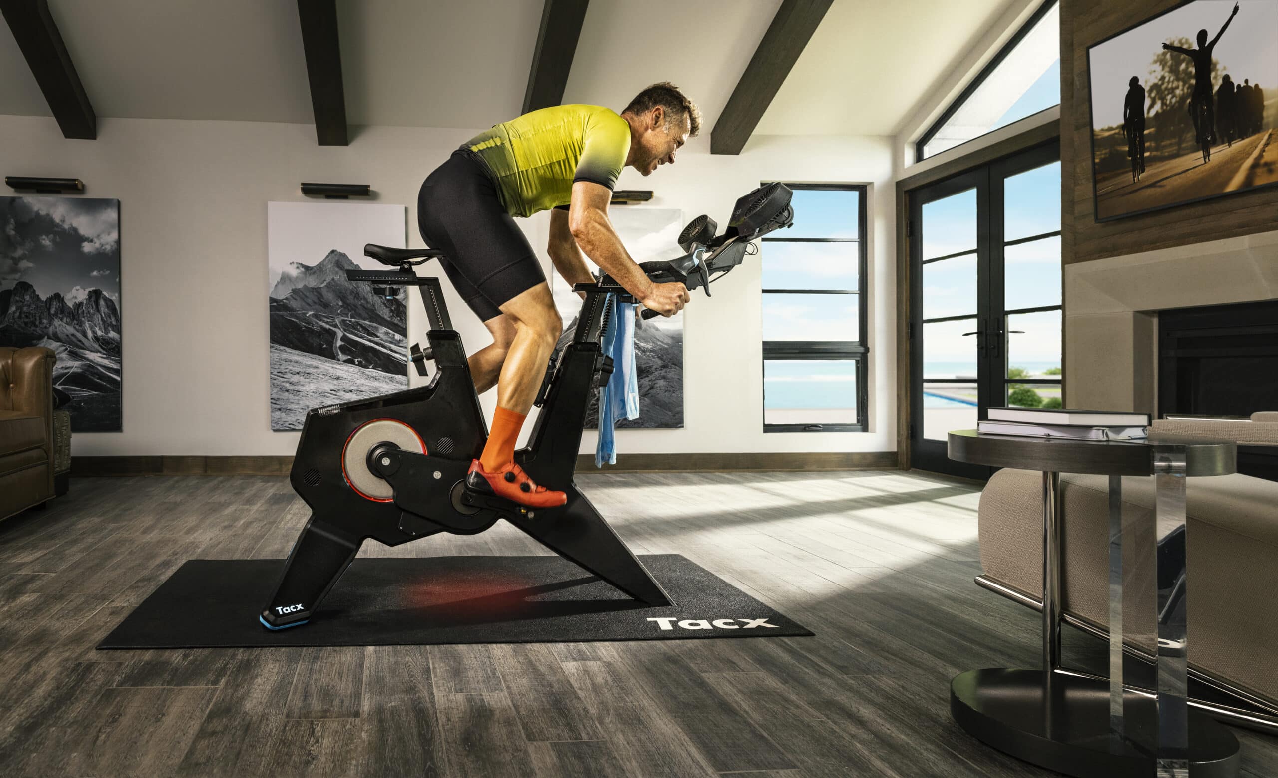 Garmin dévoile le Tacx Neo Bike Plus, un home-trainer polyvalent et ...