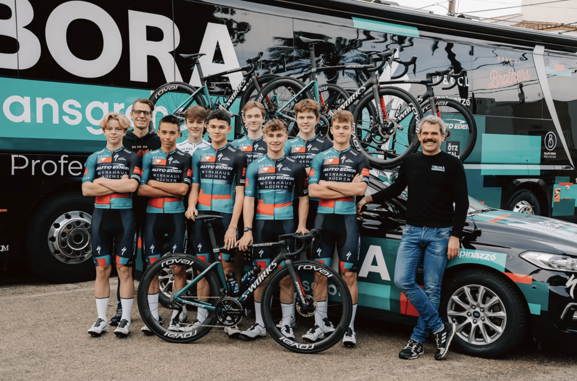 Casque Wout Van Aert : pourquoi Red Bull apparaît