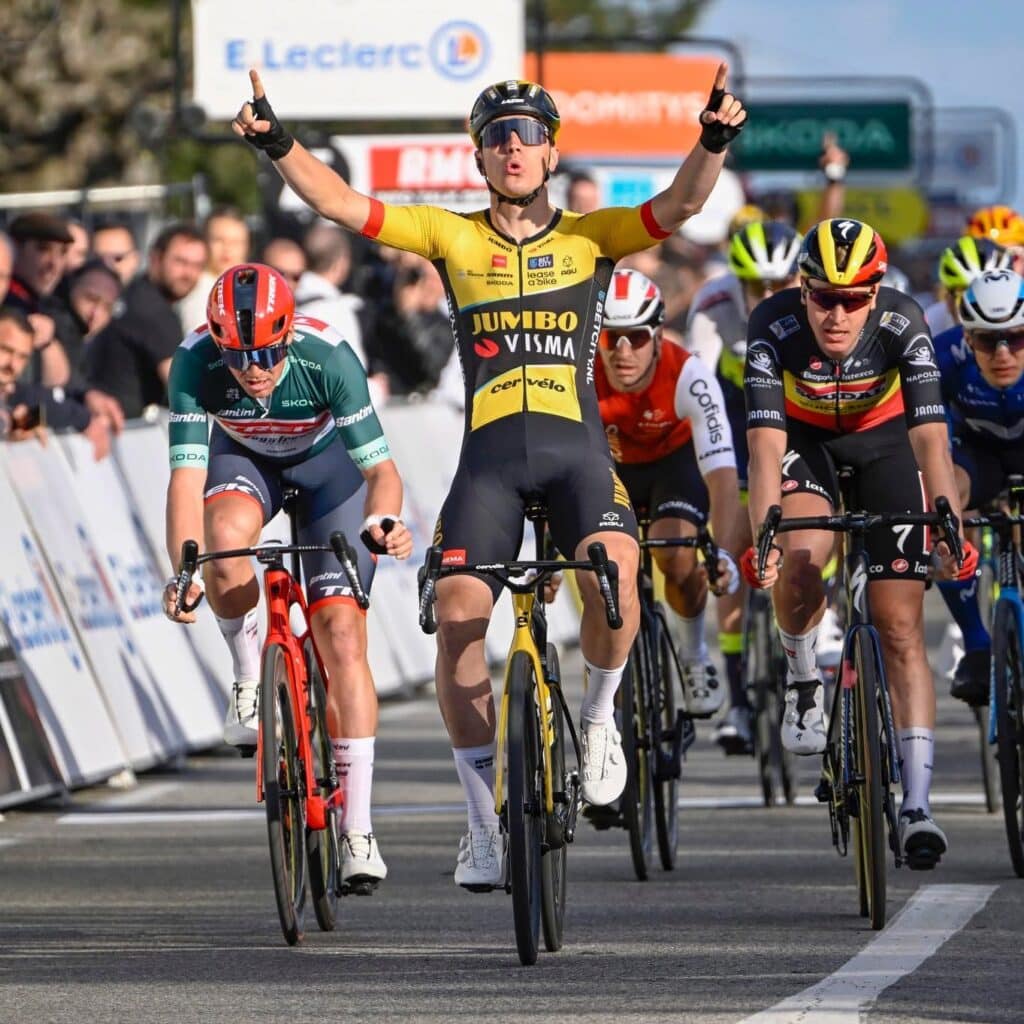 Jumbo Visma : un maillot spécial pour les podiums - velopack