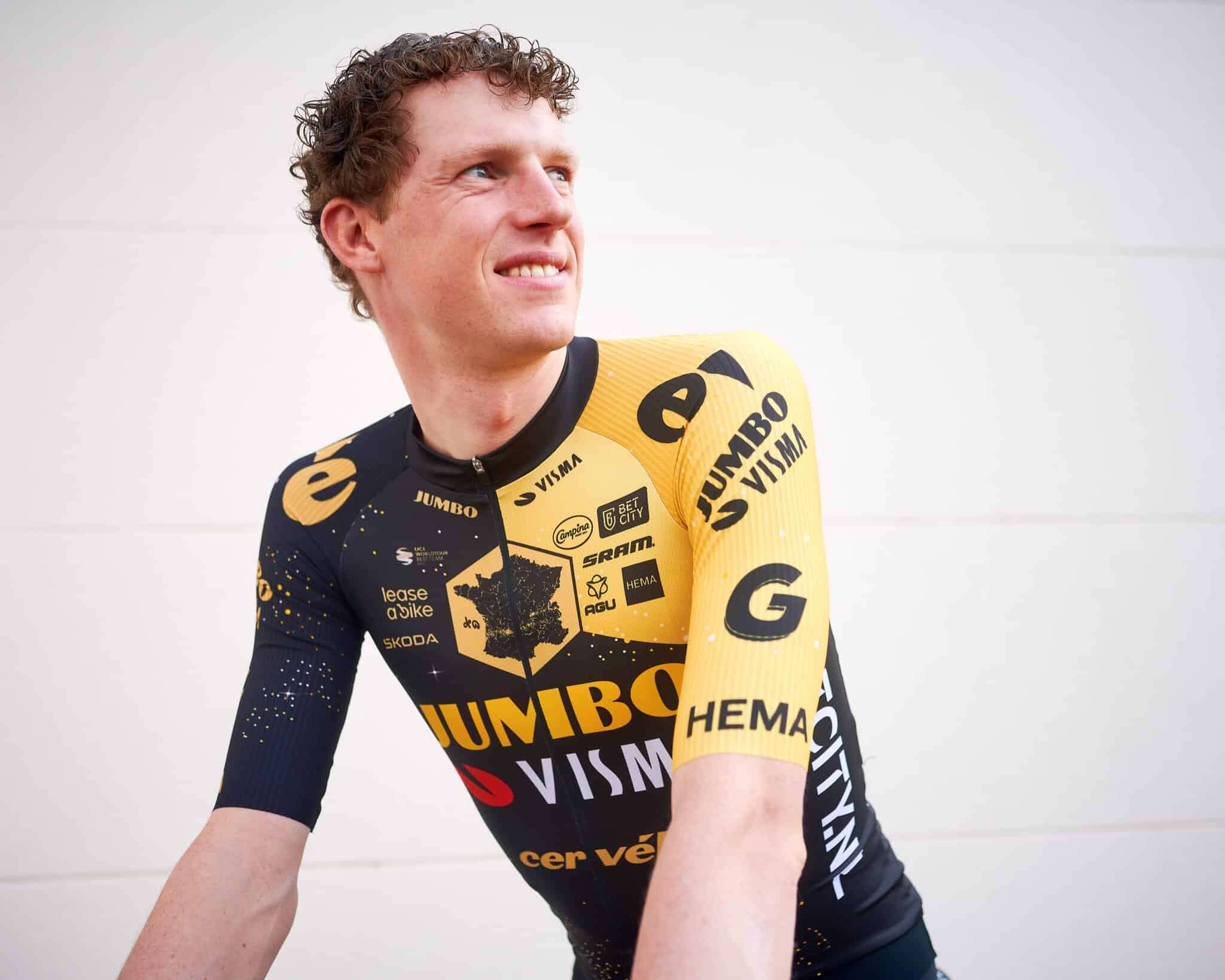 Jumbo Visma dévoile son maillot pour le Tour de France 2023