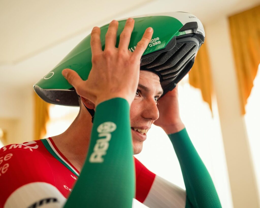 Visma Lease a bike et son nouveau casque de contre-la-montre