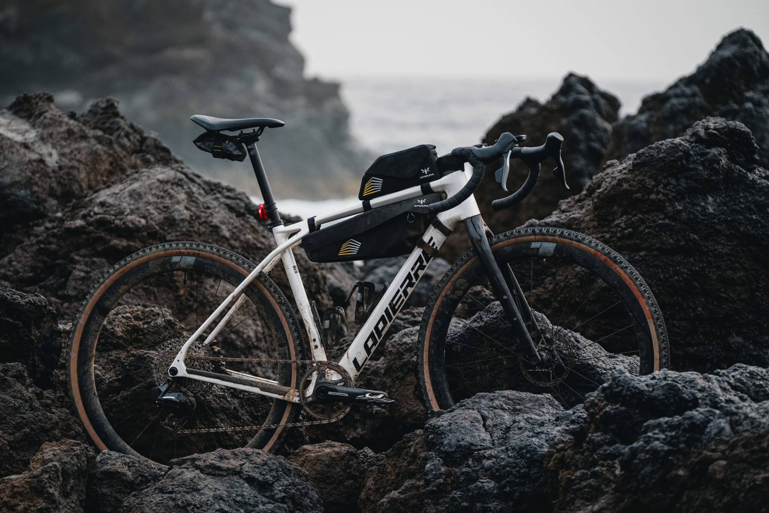 Lapierre dévoile son nouveau vélo de gravel en carbone