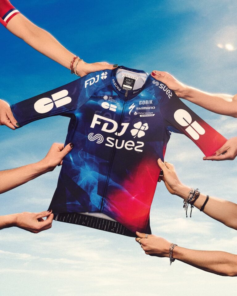 FDJ-Suez dévoile son nouveau maillot 2025 avec Gobik