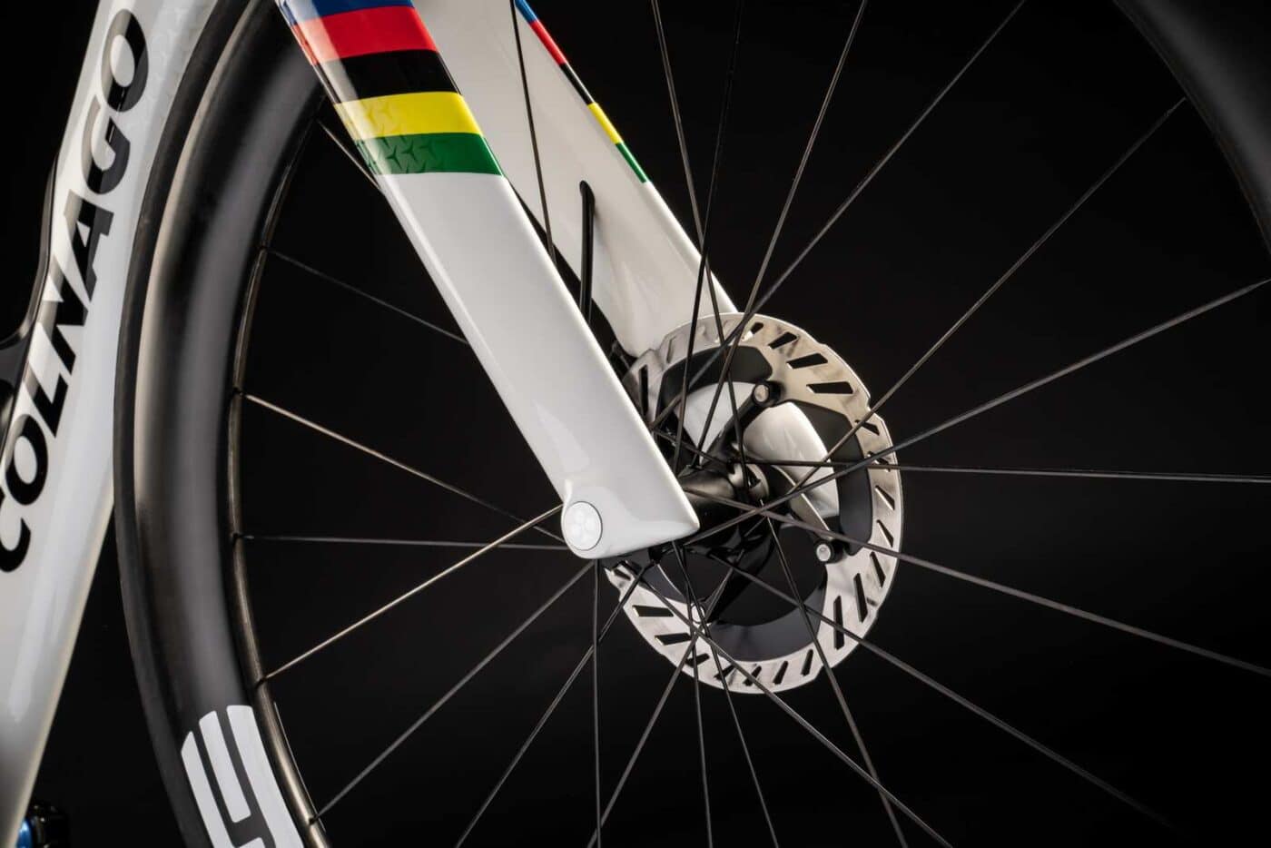Colnago Y1RS : découvrez le vélo aéro de Pogacar à plus de 17 000
