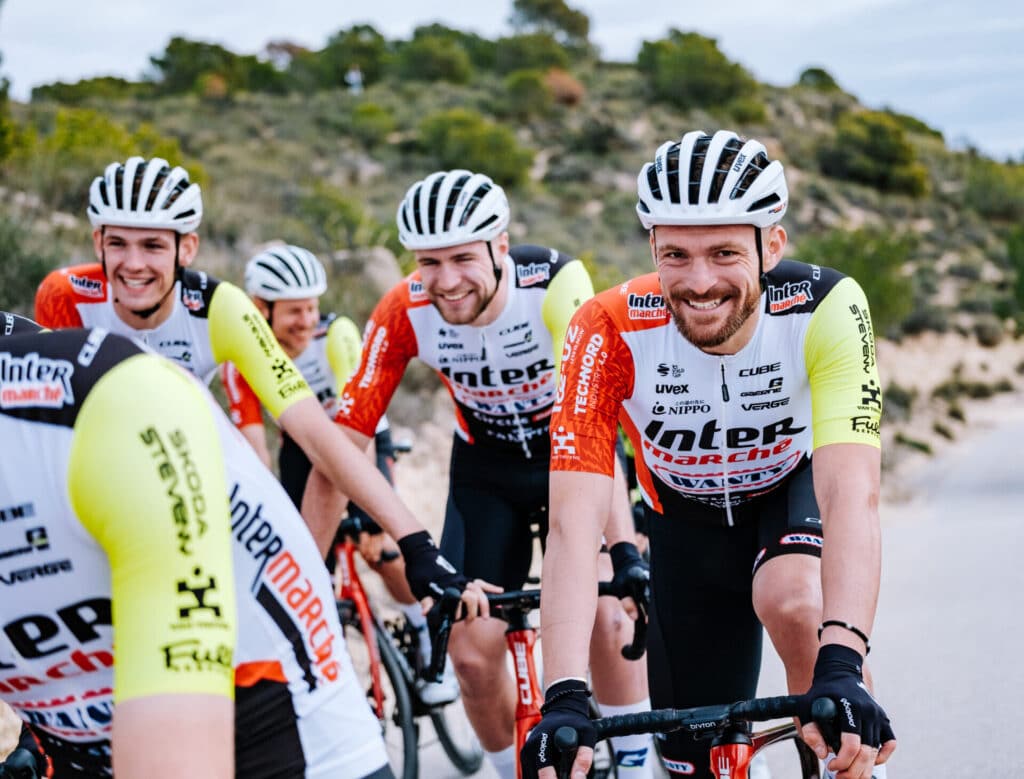 Intermarché Wanty dévoile enfin son maillot pour la saison 2025