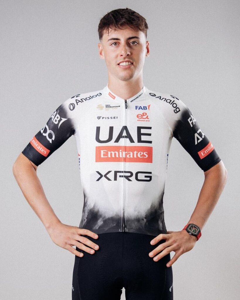 Un logo spécial sur le maillot d'UAE Team Emirates - XRG 2025