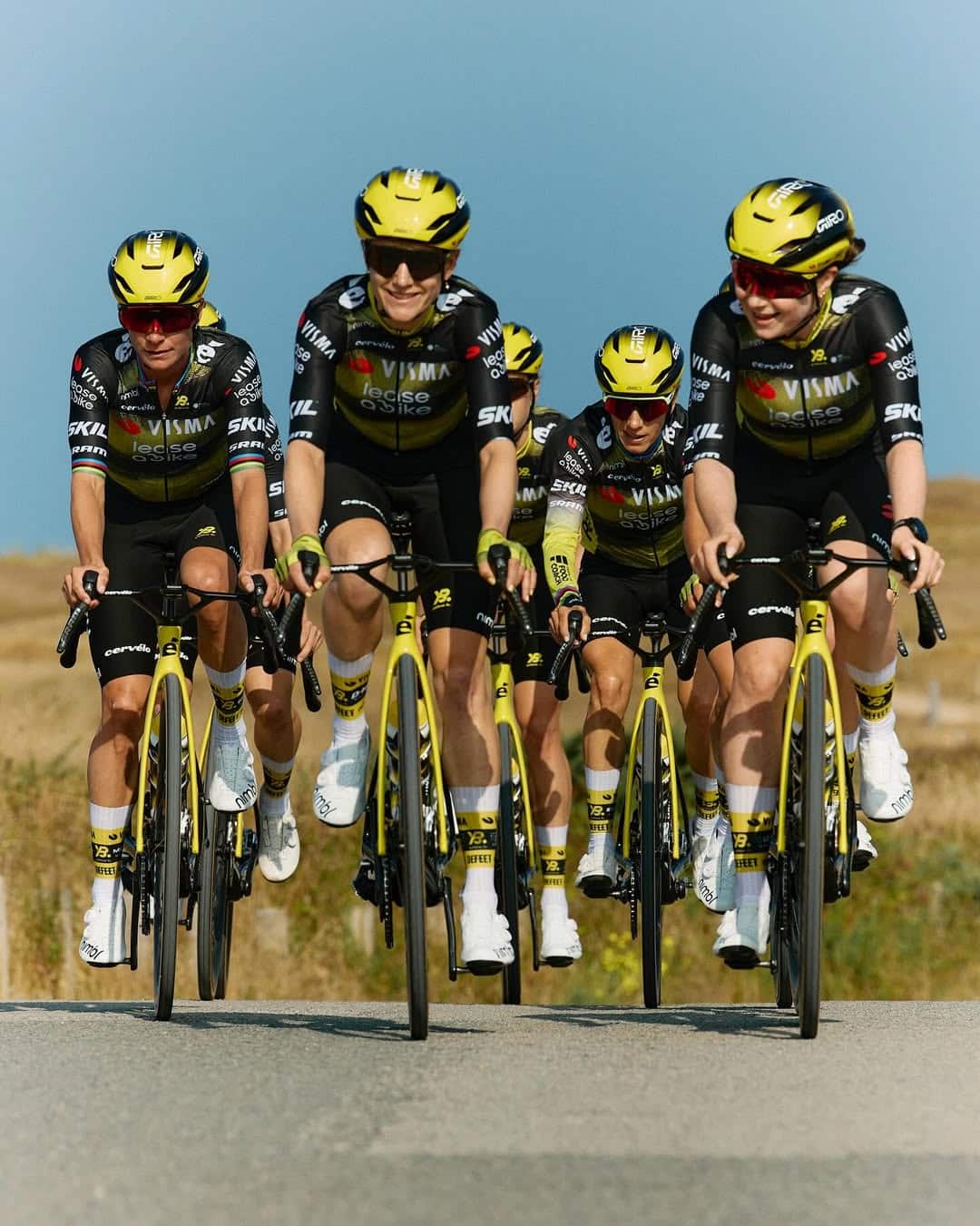 Tour de France Femmes avec Zwift 2025 : les maillots des équipes - velopack.